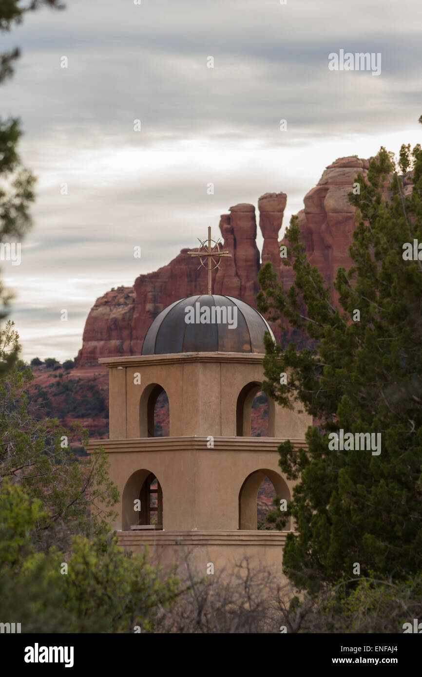 beautiful southwestern scene in Sedona Arizona with red rock formations ...
