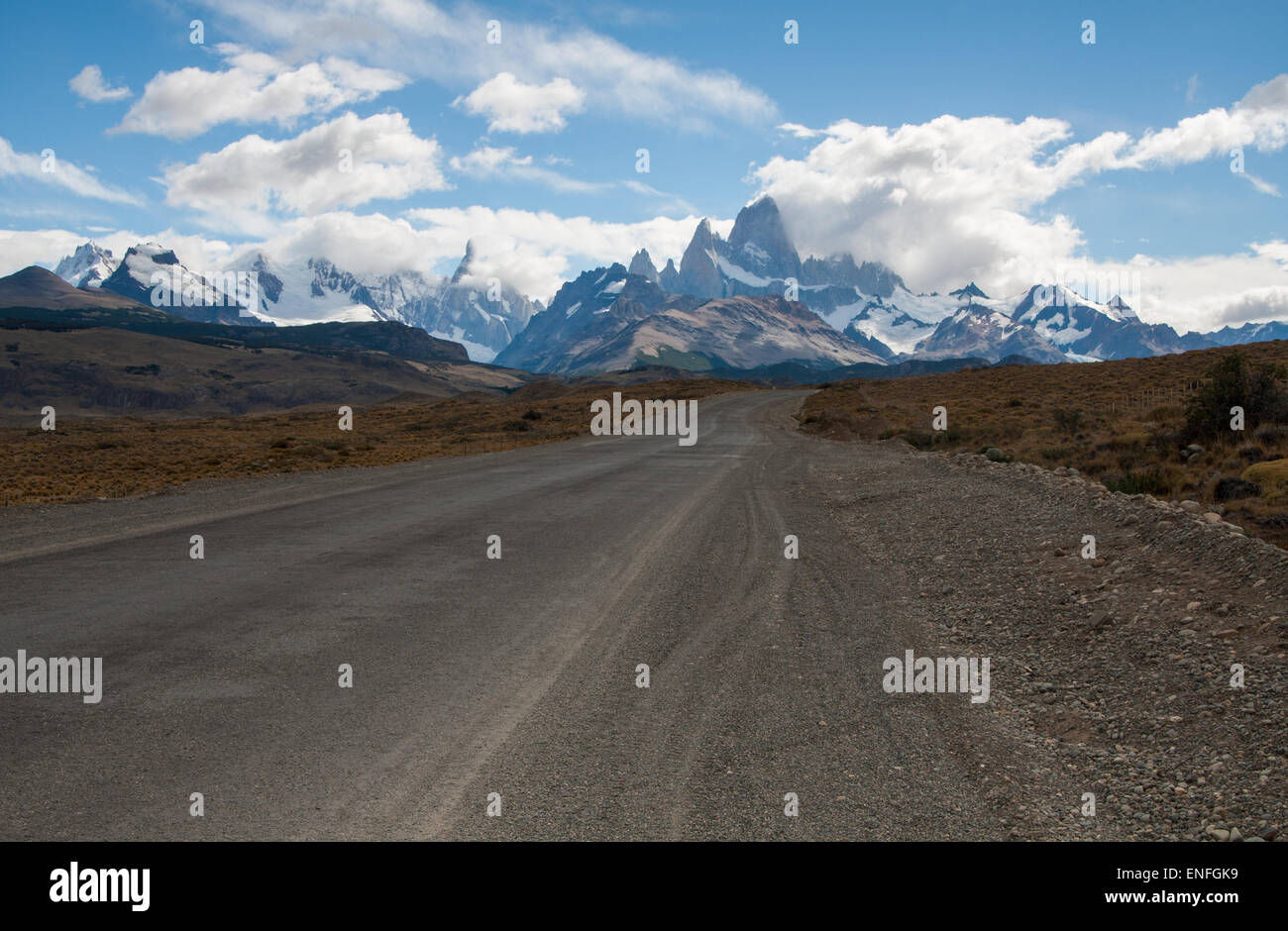 Route to El Chalten town, Mount Fitz Roy massif, Los Glaciares National ...