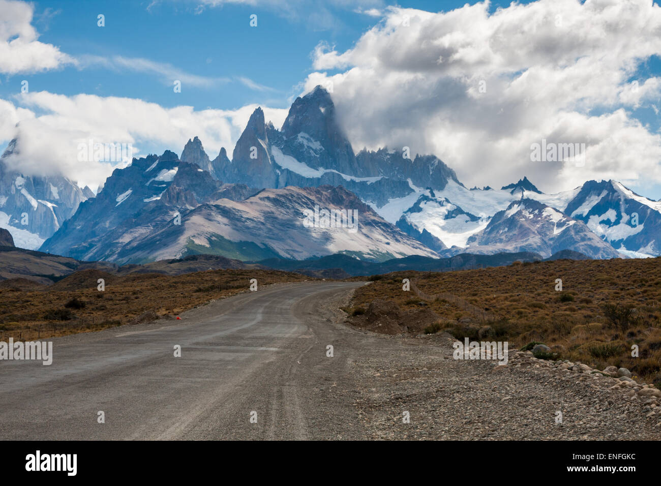 Route to El Chalten town, Mount Fitz Roy massif, Los Glaciares National ...