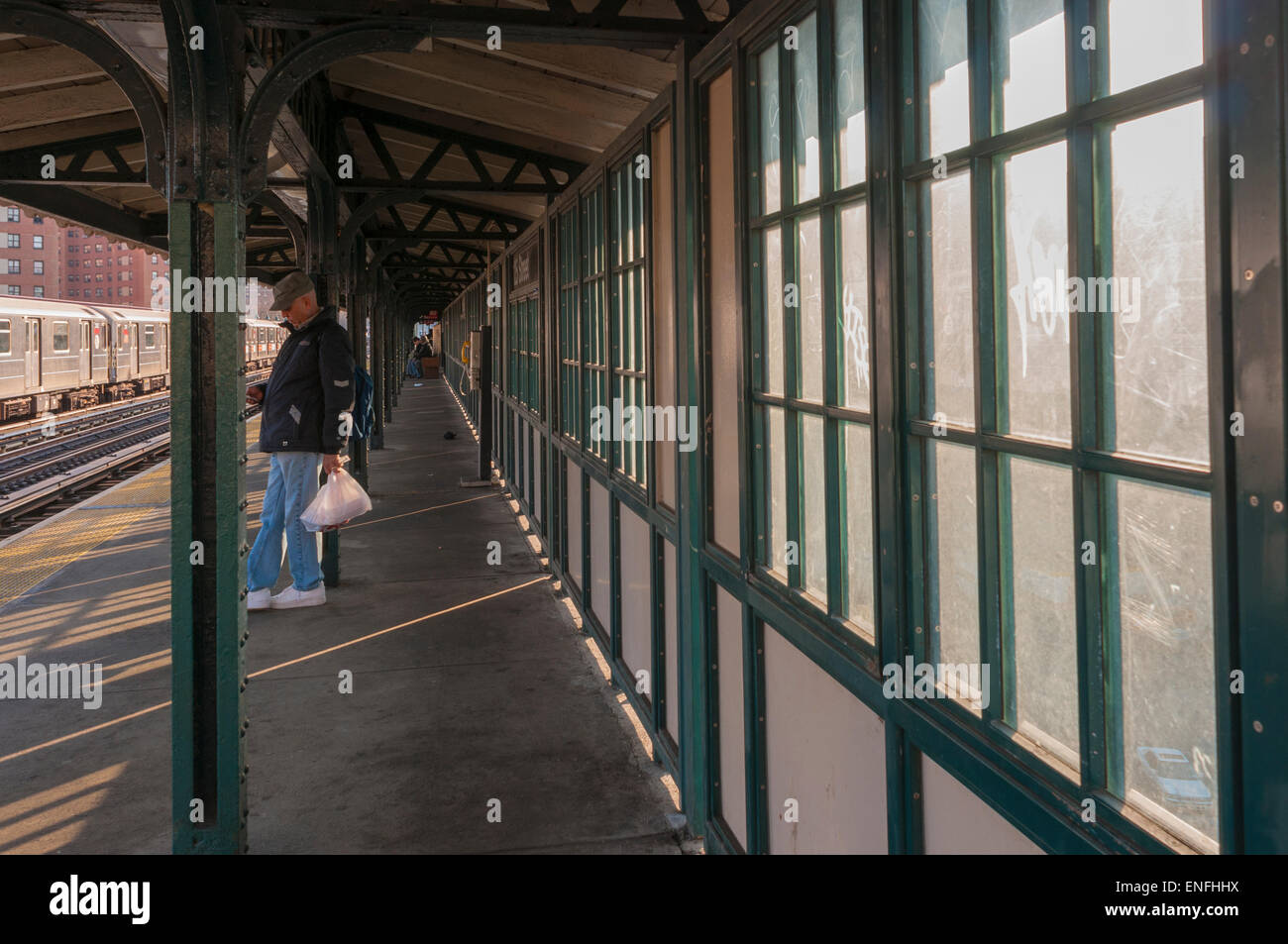 Harlem subway station hi-res stock photography and images - Alamy