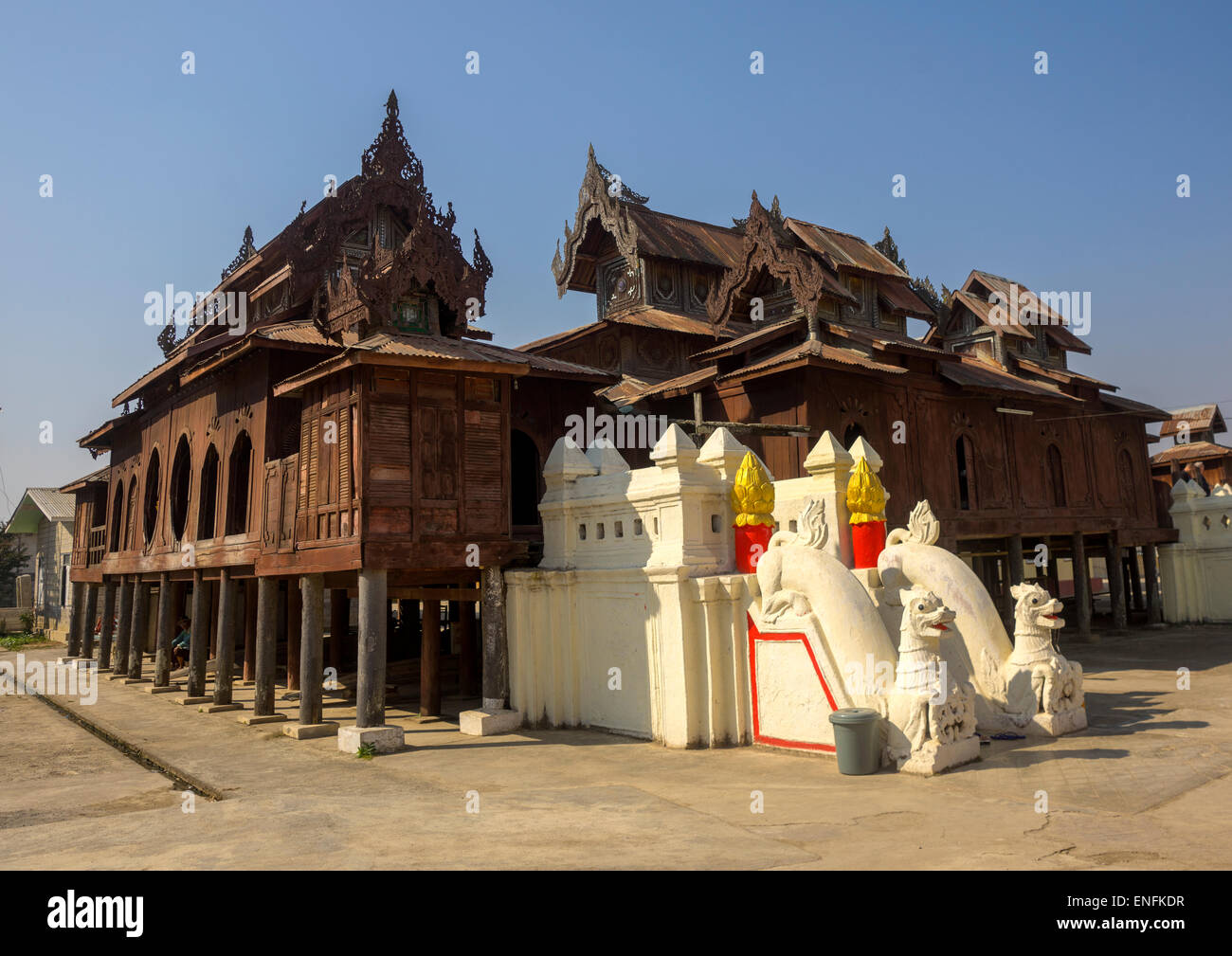Southeast asia myanmar burma inlay lake hi-res stock photography and ...