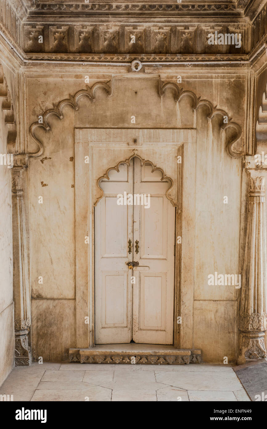 Rajasthan palace door hi-res stock photography and images - Alamy