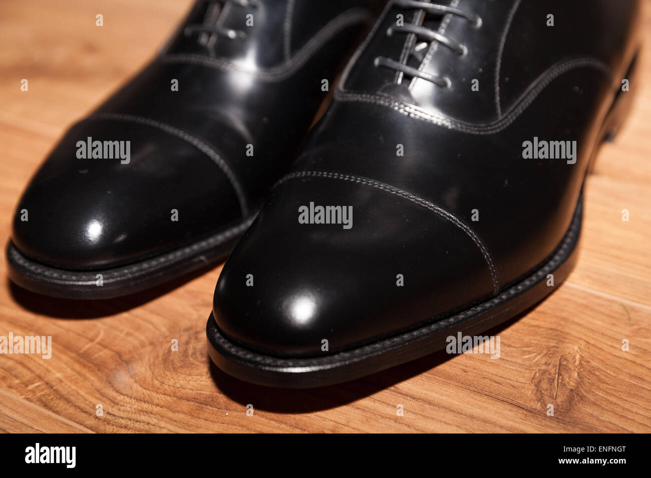 Shiny shoes hi-res stock photography and images - Alamy