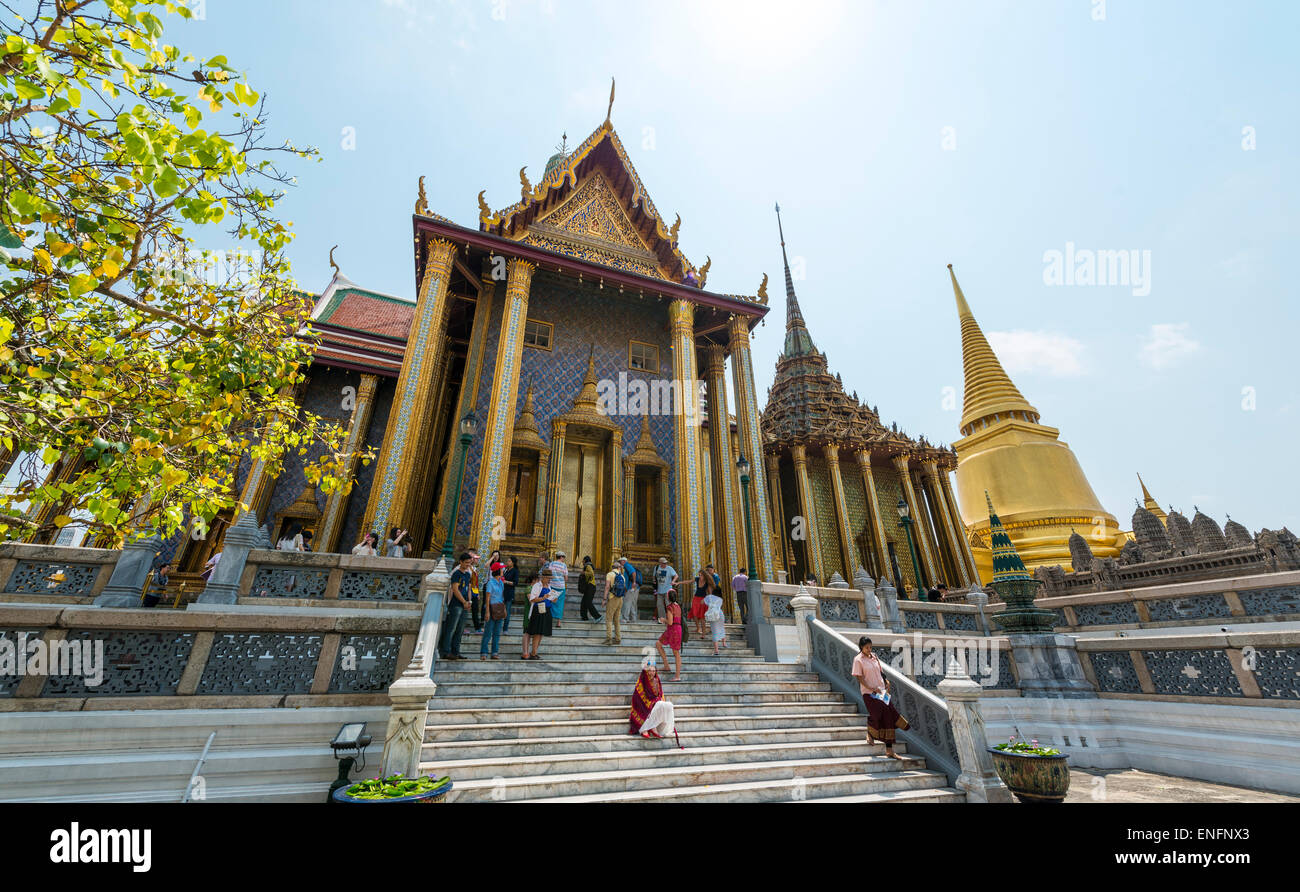 Phra Si Rattana Chedi, Wat Phra Kaeo Temple, Royal Palace, Prasart Phra ...