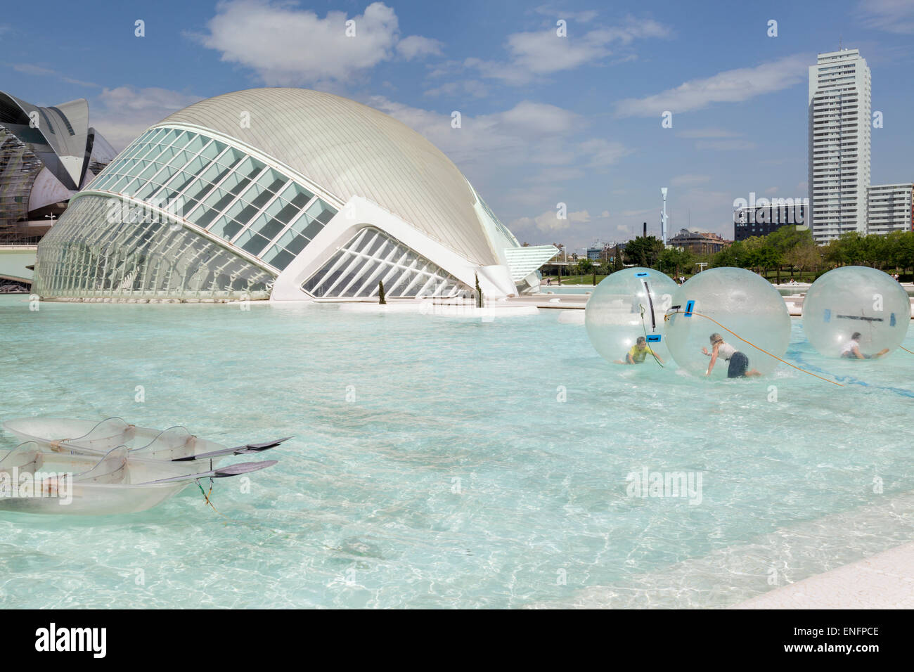 Hemisferic building valencia hi-res stock photography and images - Alamy