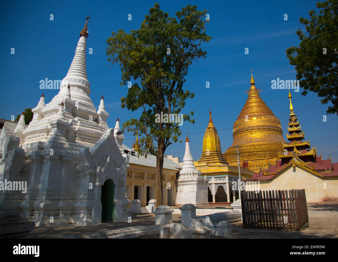 Shwe zigon paya temple hi-res stock photography and images - Alamy