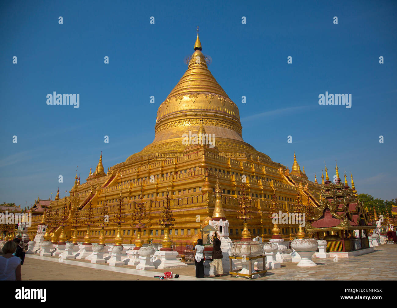 Shwe Zigon Paya Golden Temple, Bagab, Myanmar Stock Photo - Alamy