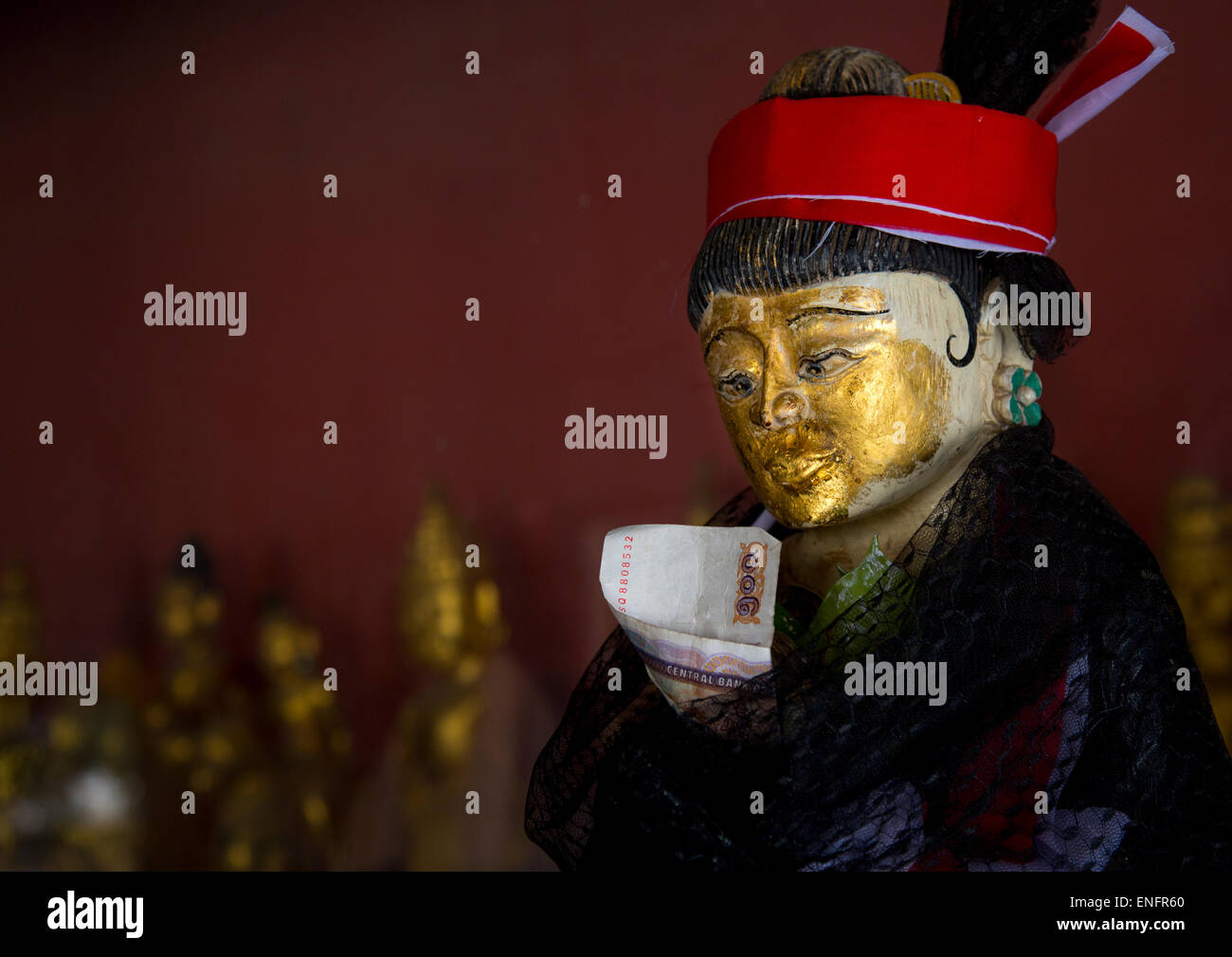 Shwe zigon paya temple hi-res stock photography and images - Alamy
