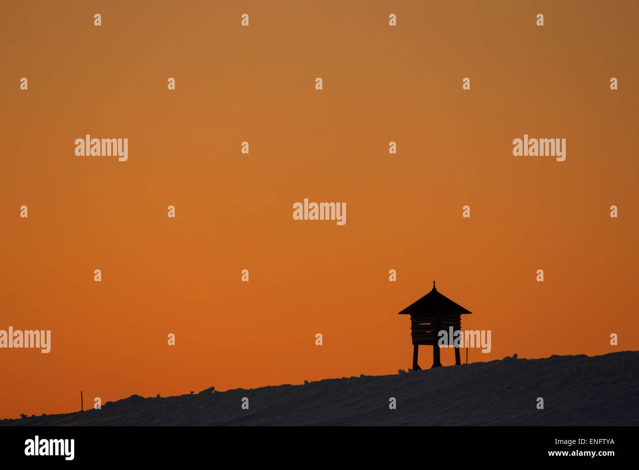 Spitsbergen, Norway. 09th Apr, 2015. A Stevenson screen in the research ...