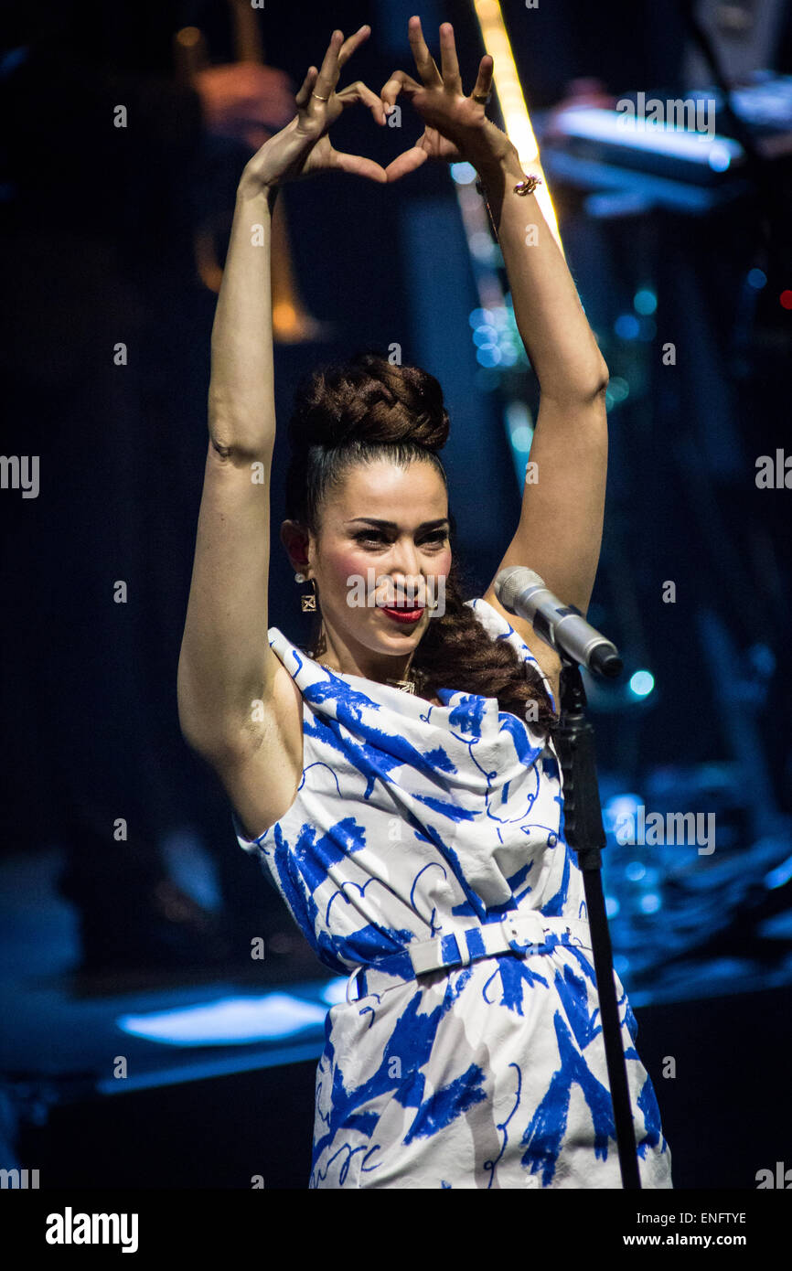 Show nina hi-res stock photography and images - Alamy