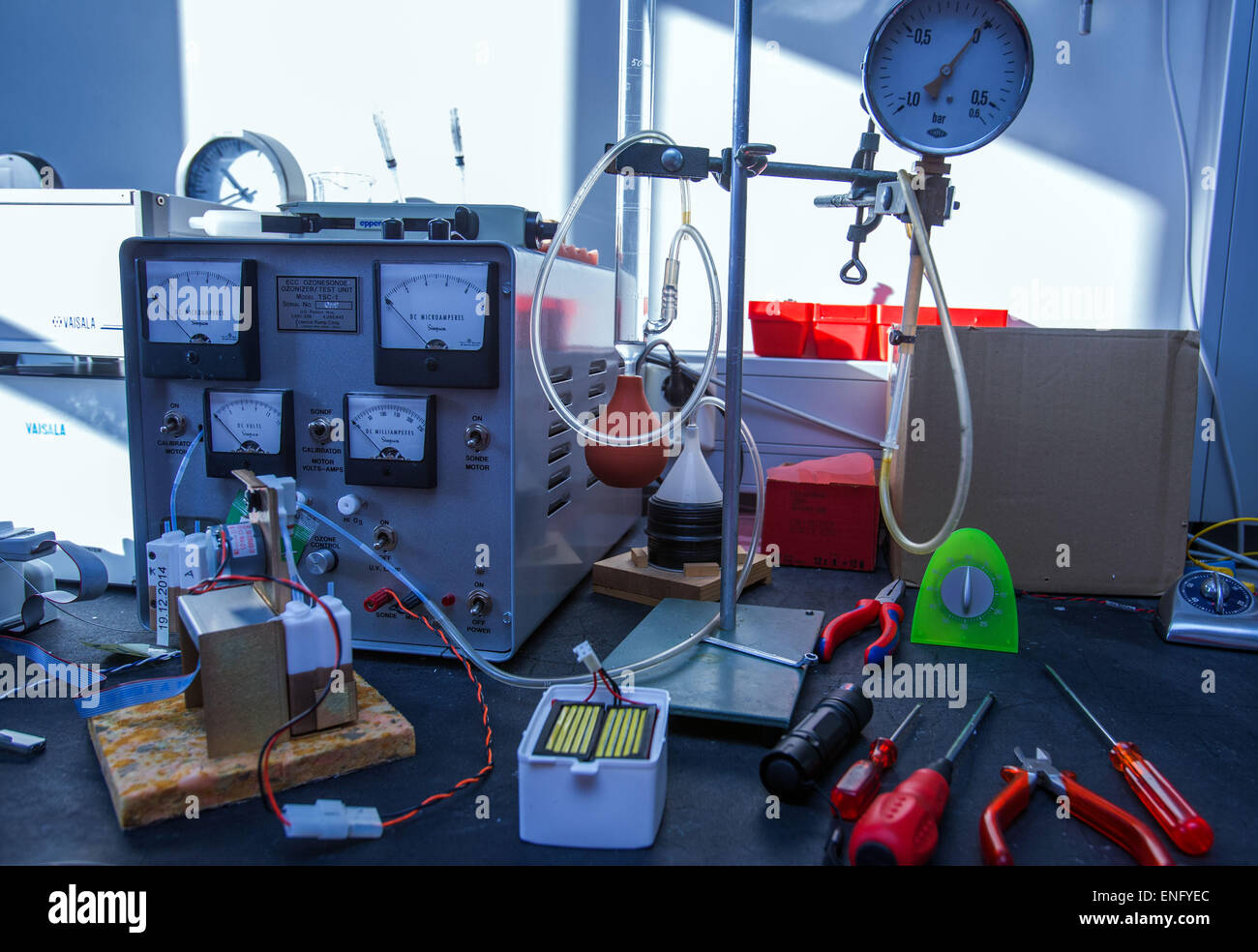 Aerology station hi-res stock photography and images - Alamy