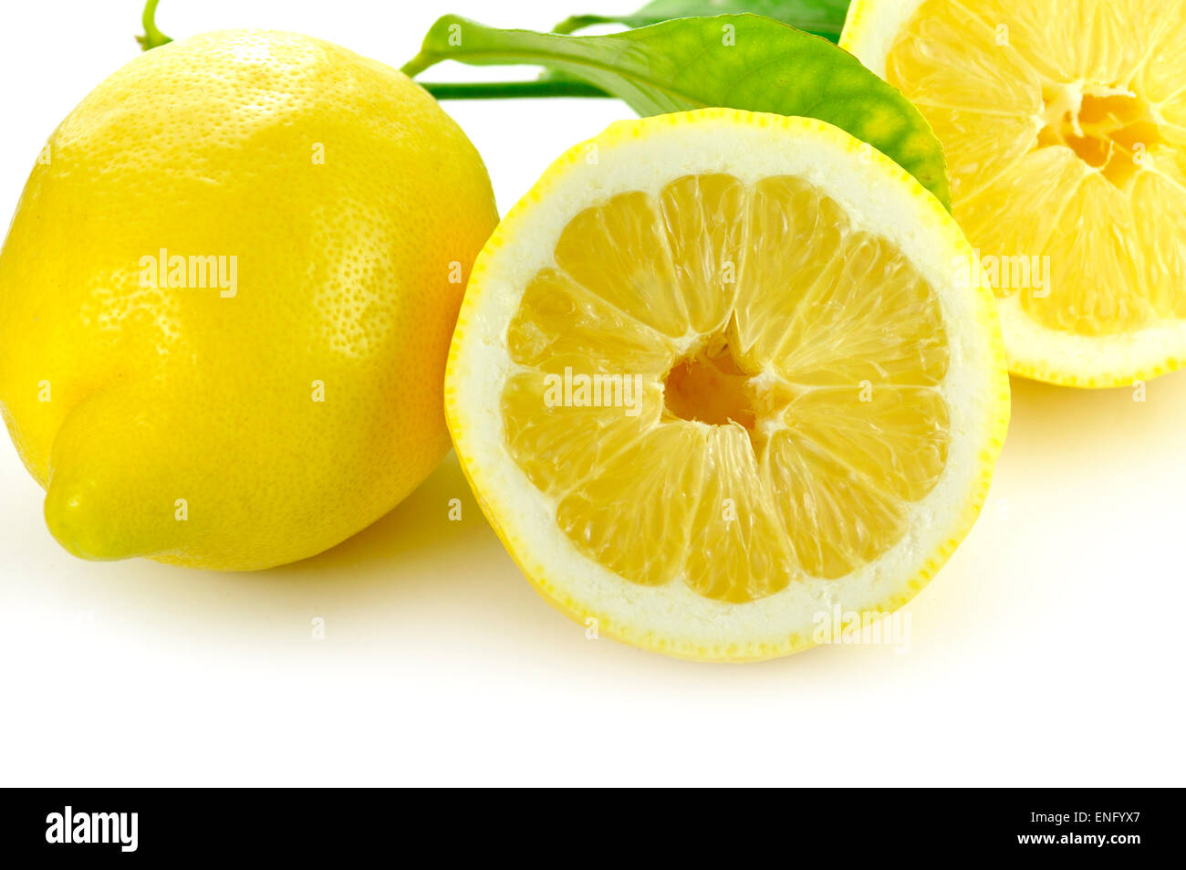 Whole and half lemon hi-res stock photography and images - Alamy