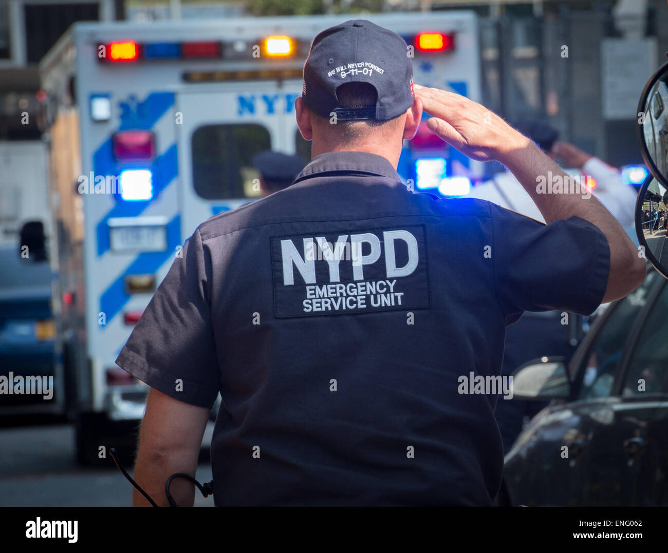 Police officers salute flag hi-res stock photography and images - Alamy