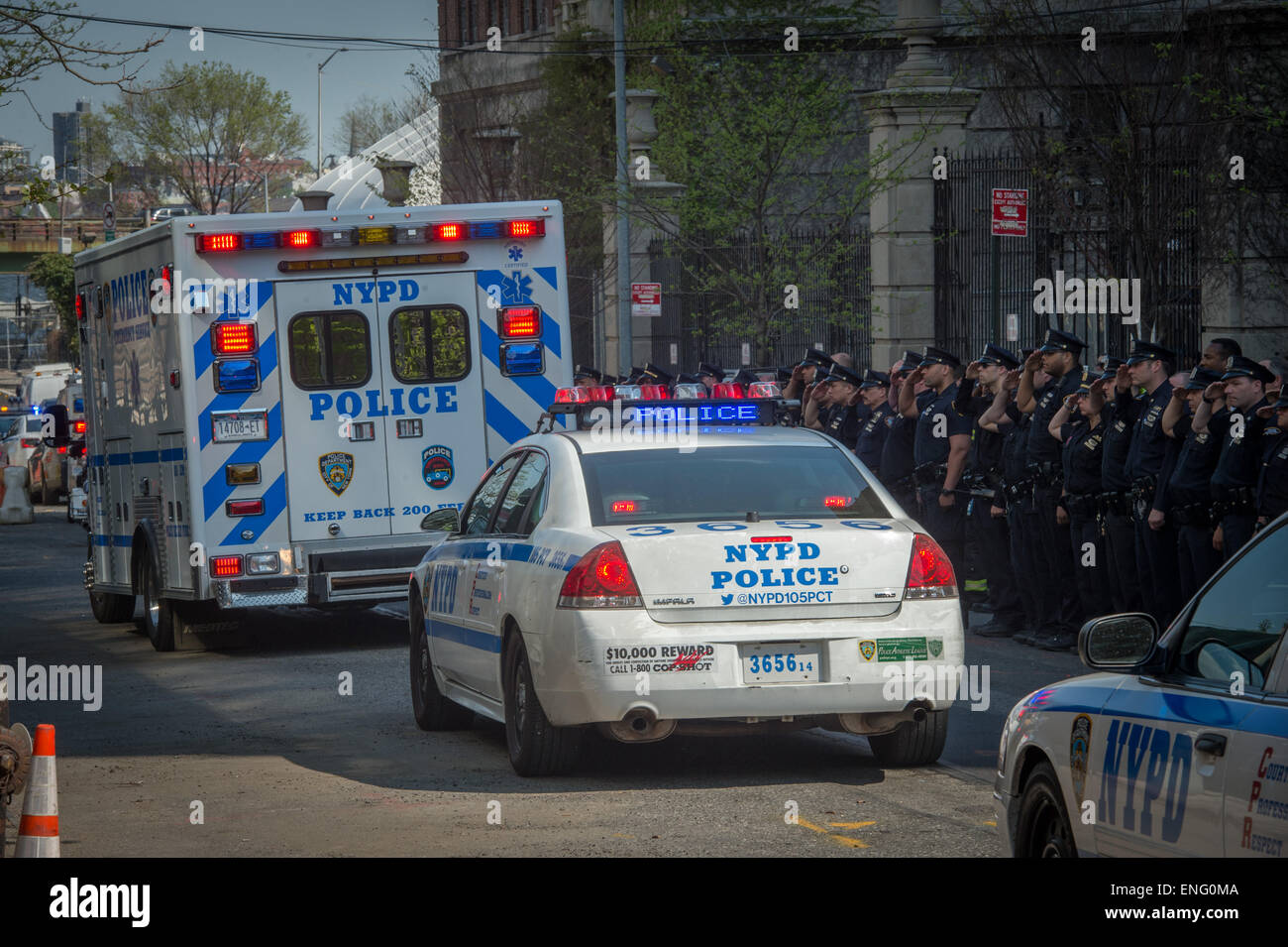 Police officers salute flag hi-res stock photography and images - Alamy