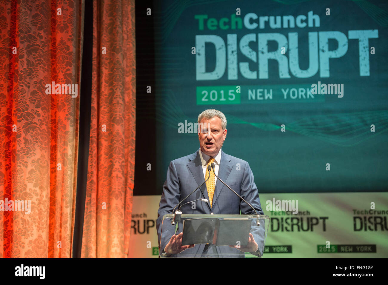 Manhattan, New York, USA. 4th May, 2015. Mayor BILL DE BLASIO delivers ...