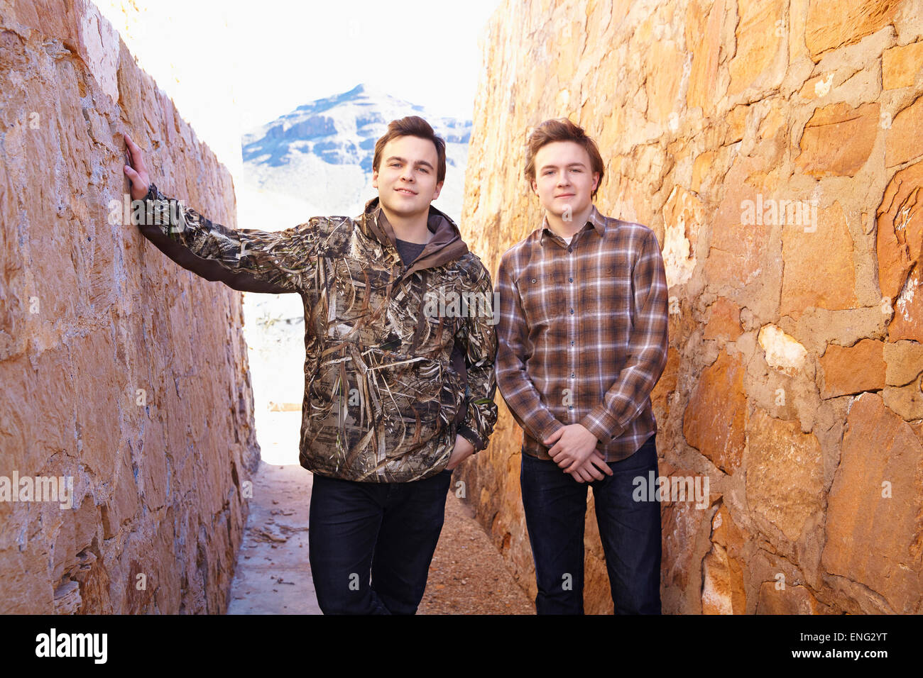 Standing walls hi-res stock photography and images - Alamy