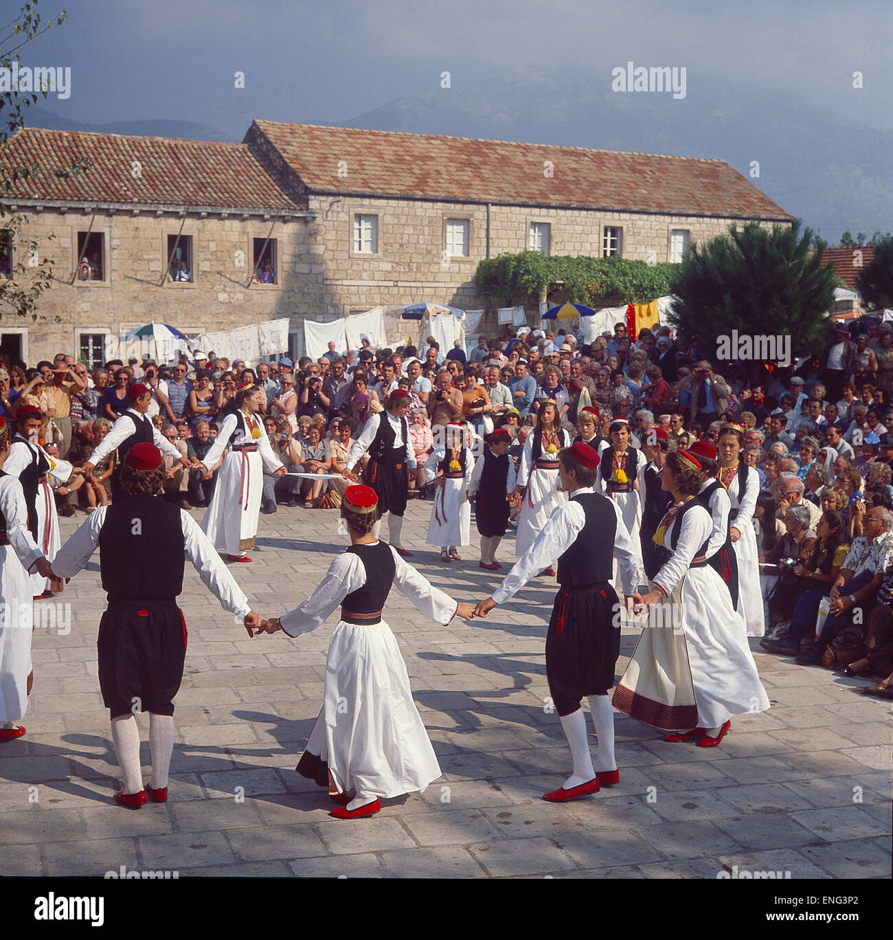 Jugoslawien, Cilipi, Dalmatien, Folklore in Cilipi Stock Photo - Alamy