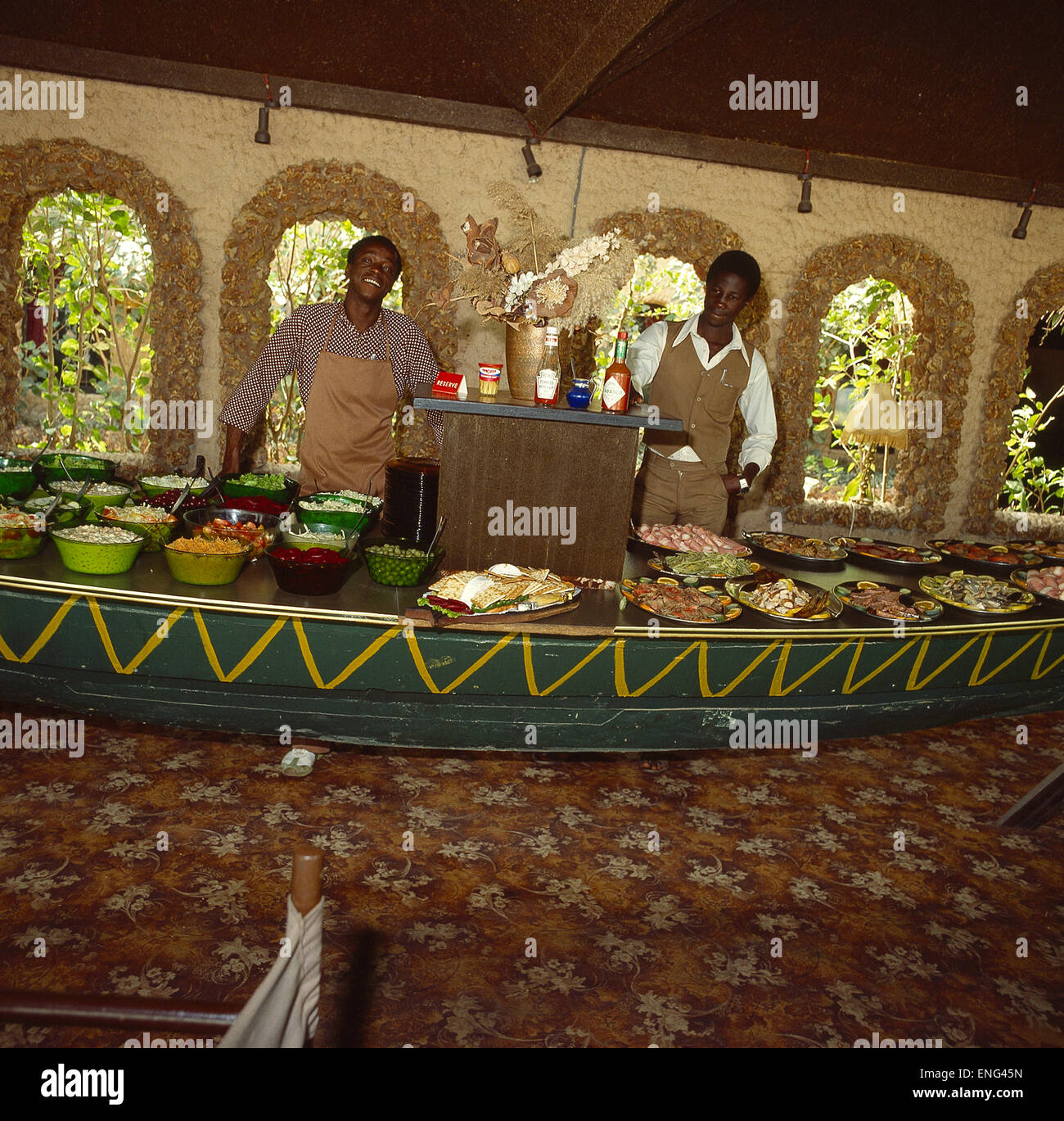 Westafrika, Gambia, Lunchbuffet in Wadner Beach Hotel Stock Photo - Alamy