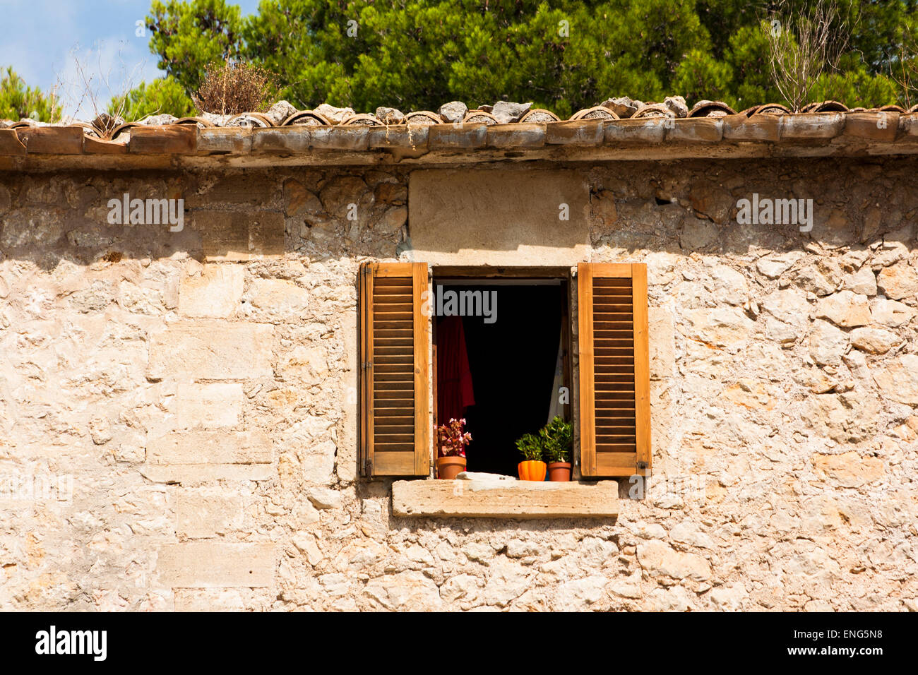 Slatted windows hi-res stock photography and images - Alamy