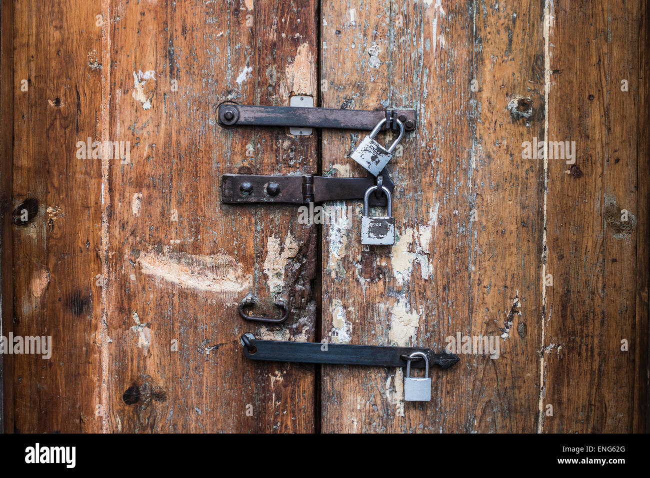 Padlocks on door hi-res stock photography and images - Alamy