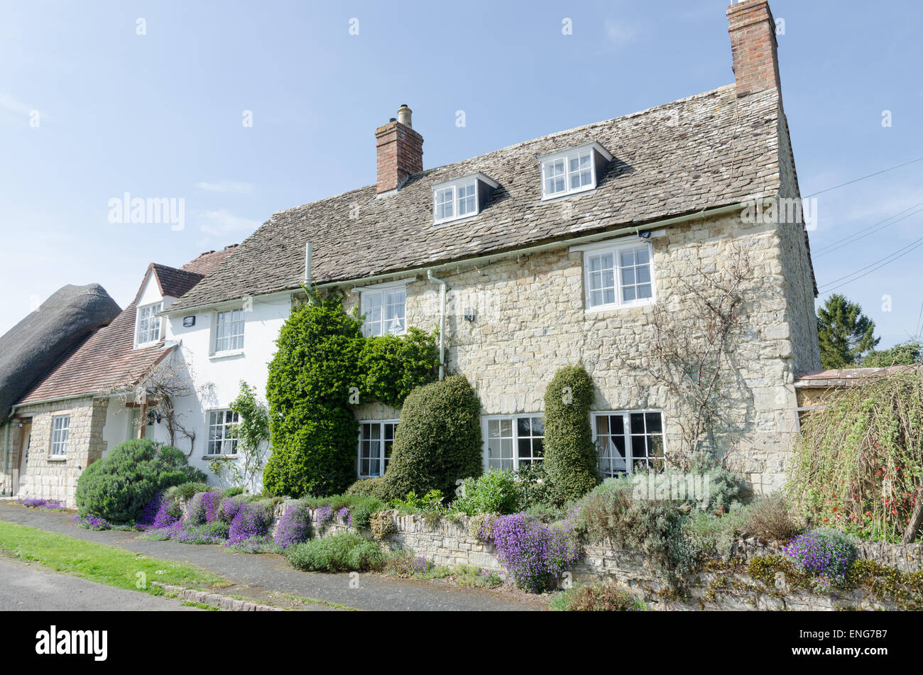 Village warwickshire cottages hi-res stock photography and images - Alamy
