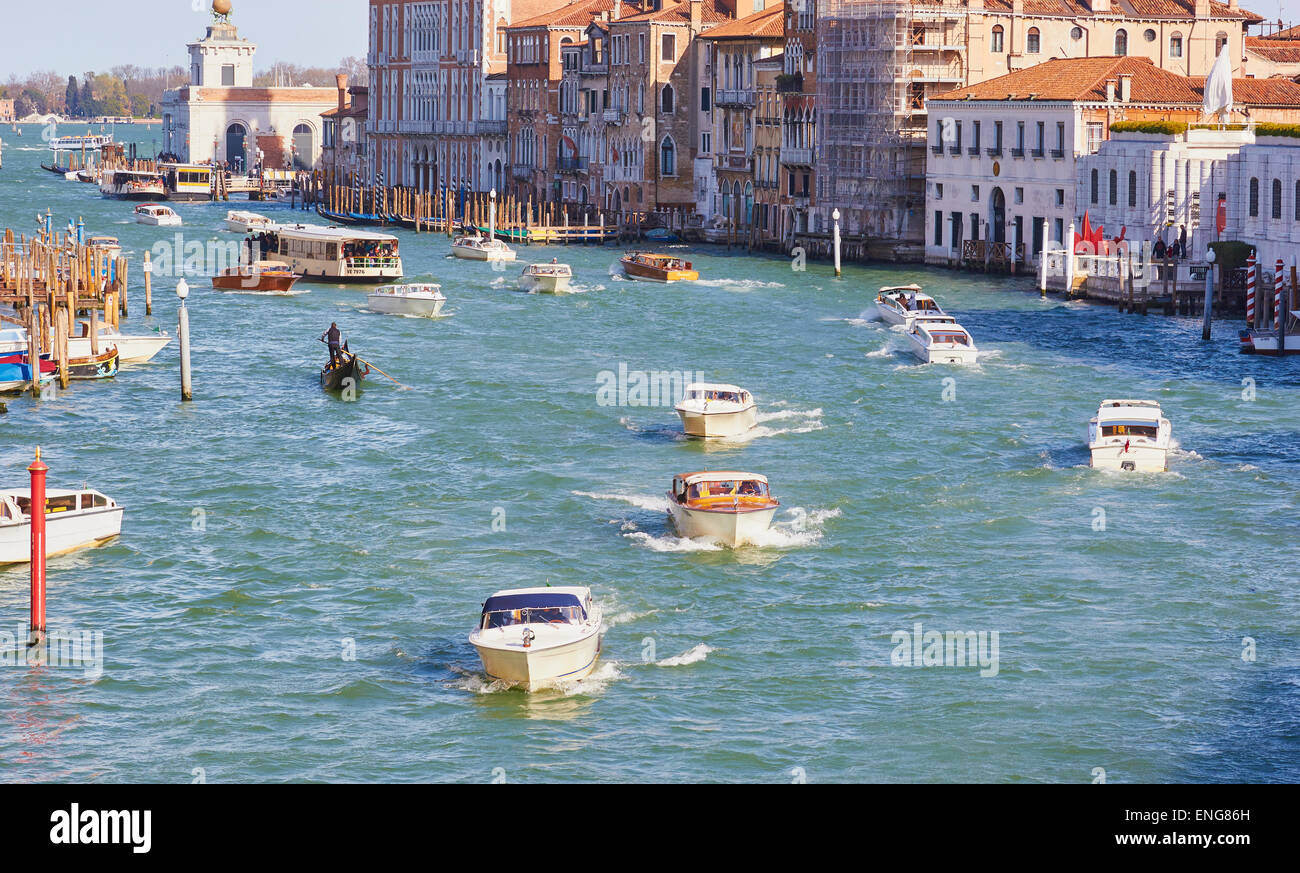 Weekend rush hi-res stock photography and images - Alamy