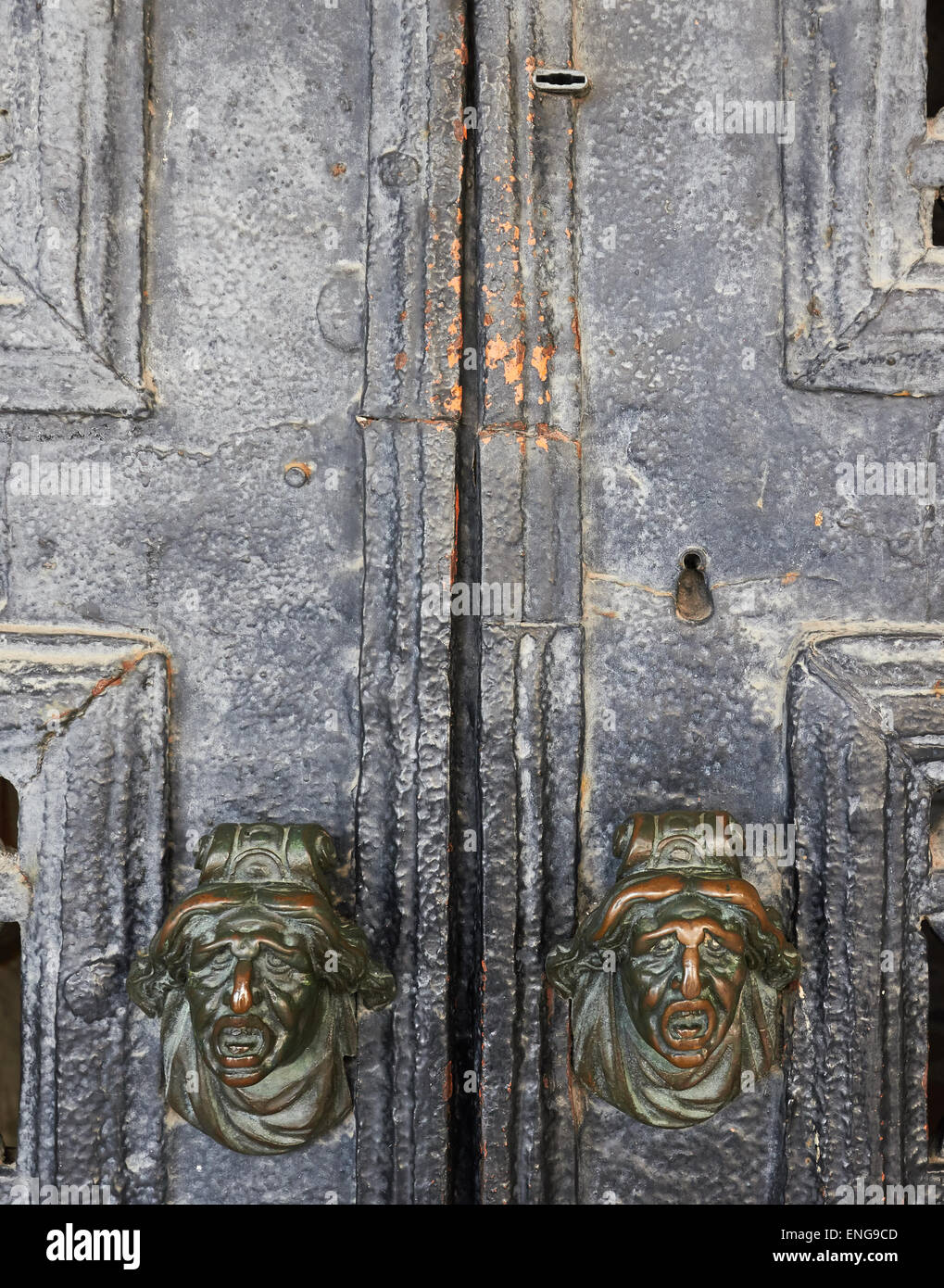 Door with carved face head hi-res stock photography and images - Alamy