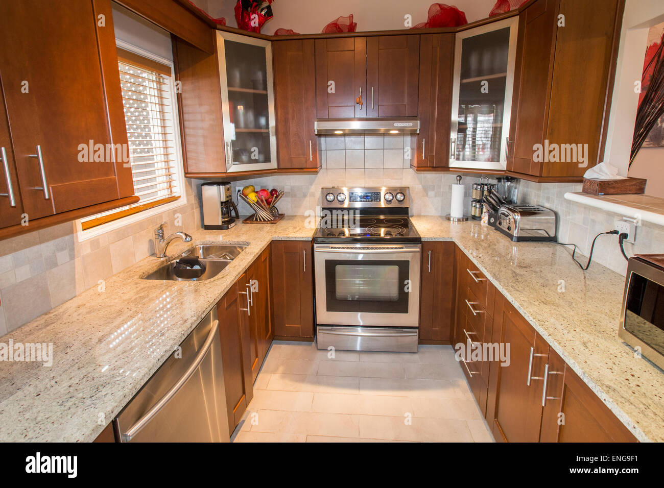 Modern kitchen interior fruits hi-res stock photography and images - Alamy