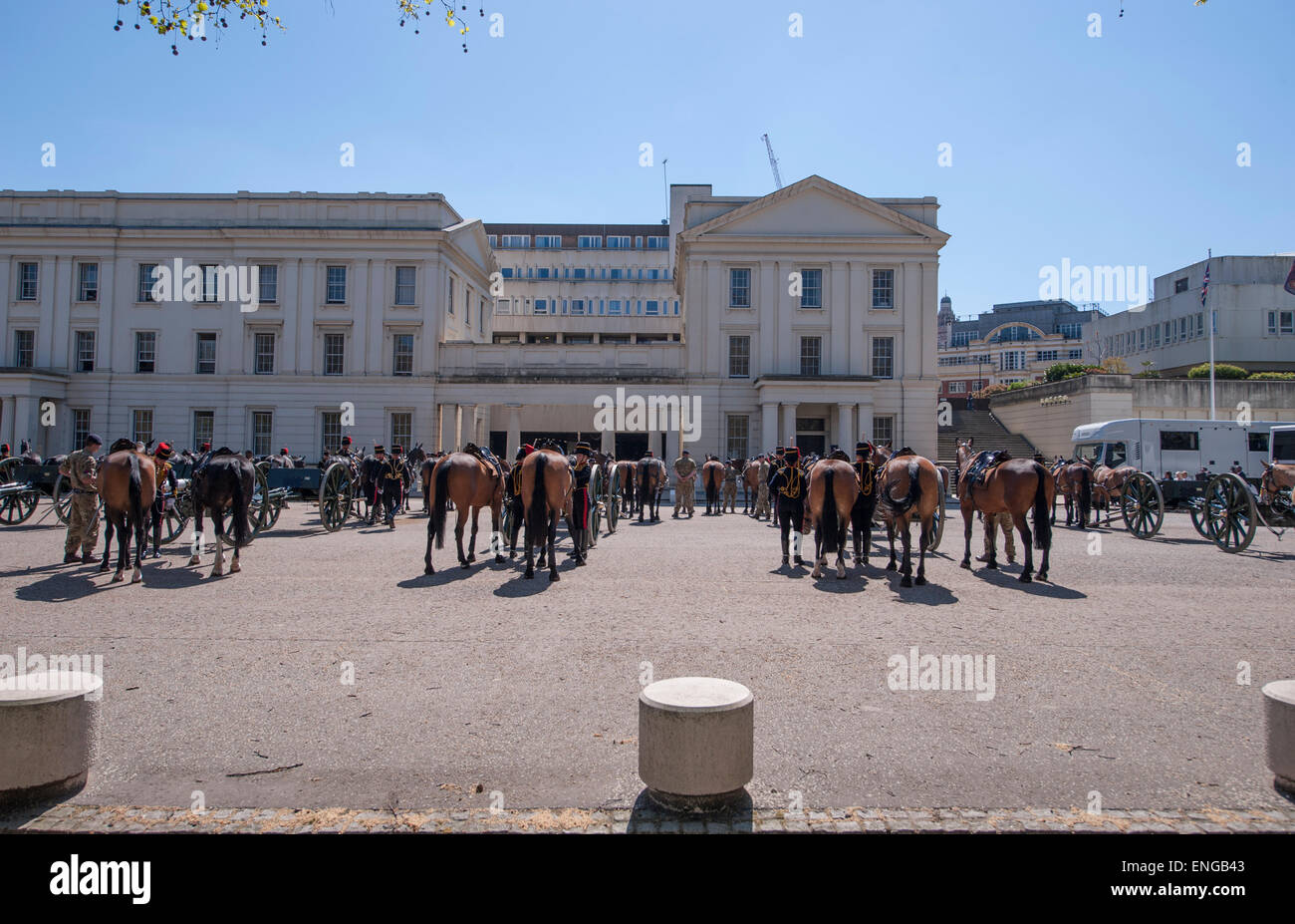 Wellington barracks in central london hi-res stock photography and ...