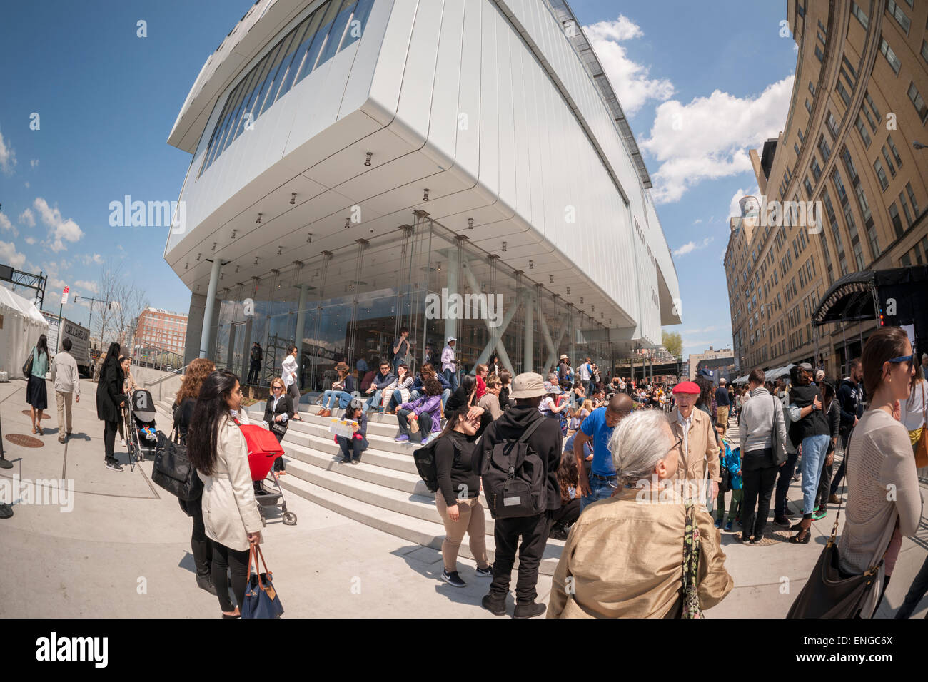 Thousands crowd the trendy Meatpacking District in New York on Saturday ...