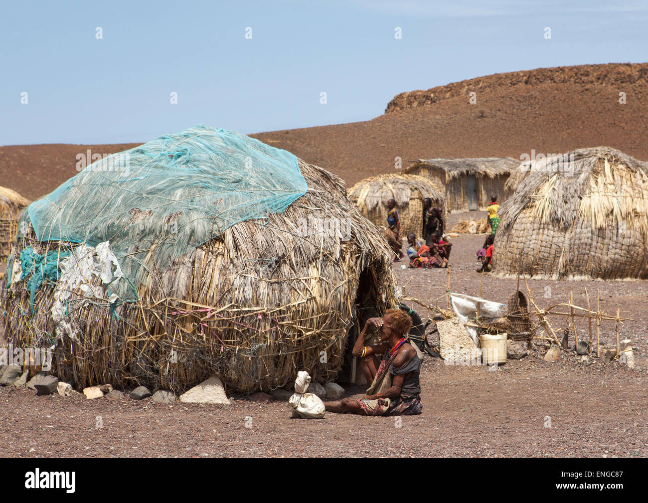Grass Huts In El Molo Tribe Village, Turkana Lake, Loiyangalani, Kenya ...