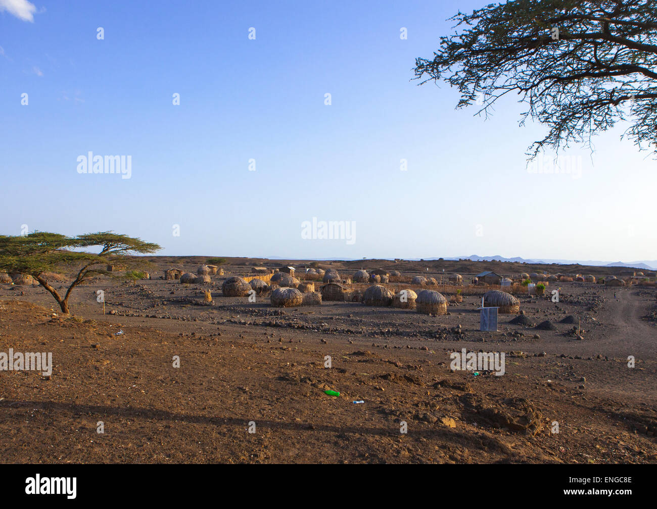 Grass Huts In El Molo Tribe Village, Turkana Lake, Loiyangalani, Kenya ...