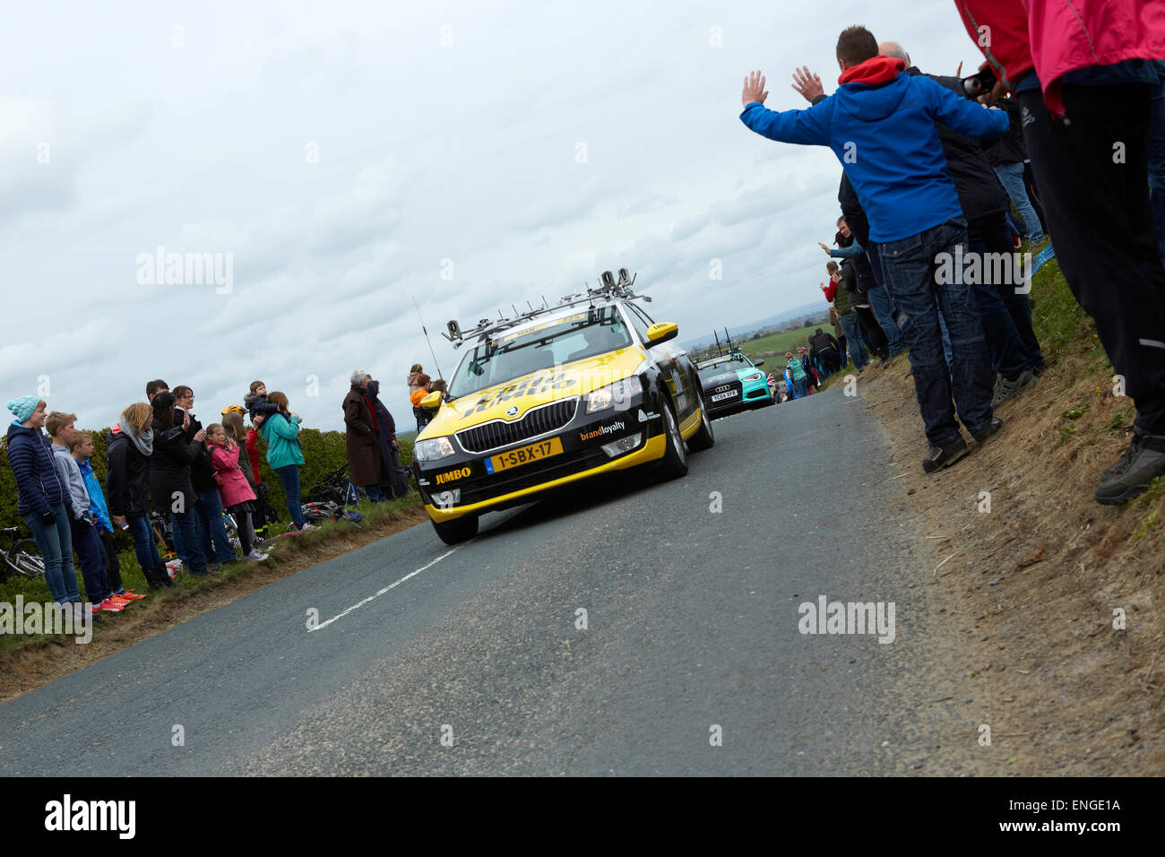 Cycle race support vehicle hi-res stock photography and images - Alamy