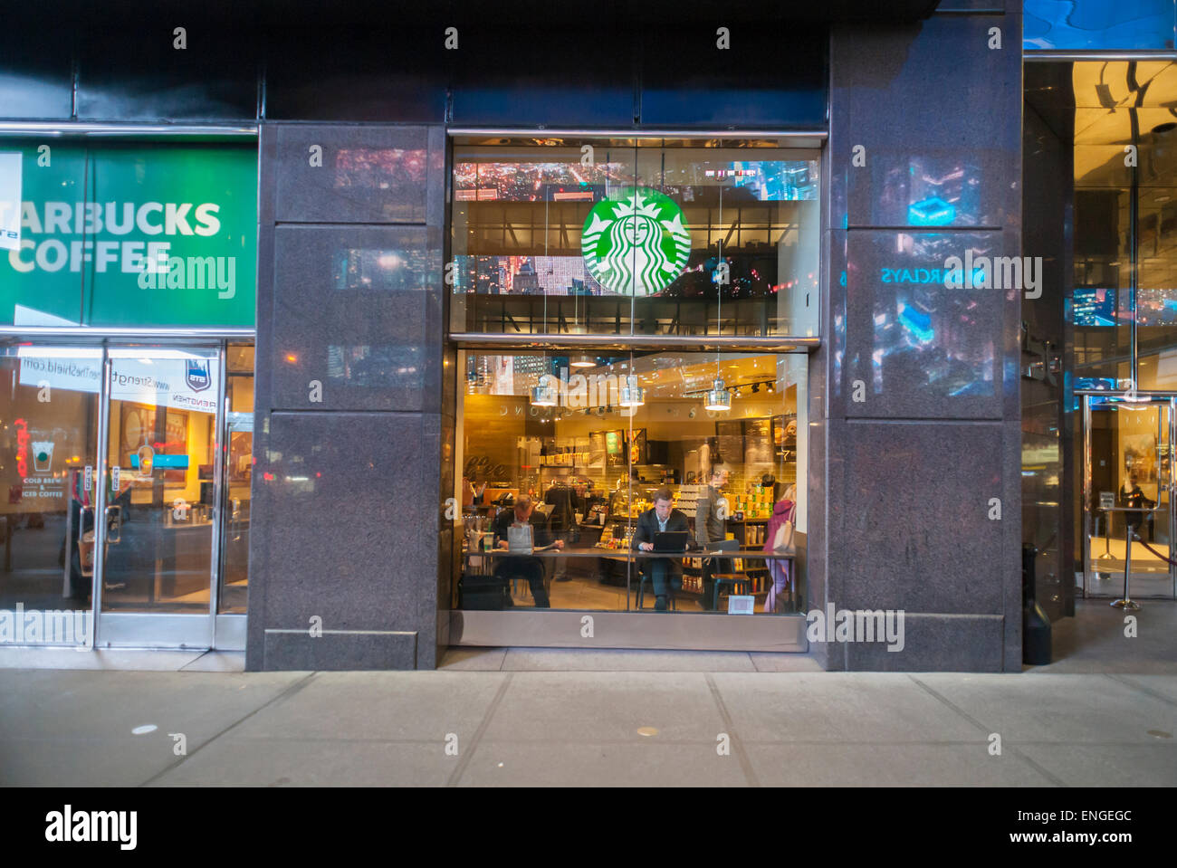 Starbucks logo seen starbucks coffee hi-res stock photography and ...