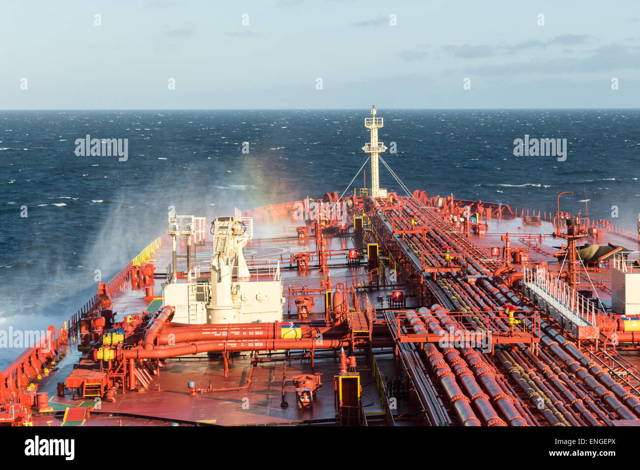 Ships bow wave hi-res stock photography and images - Alamy