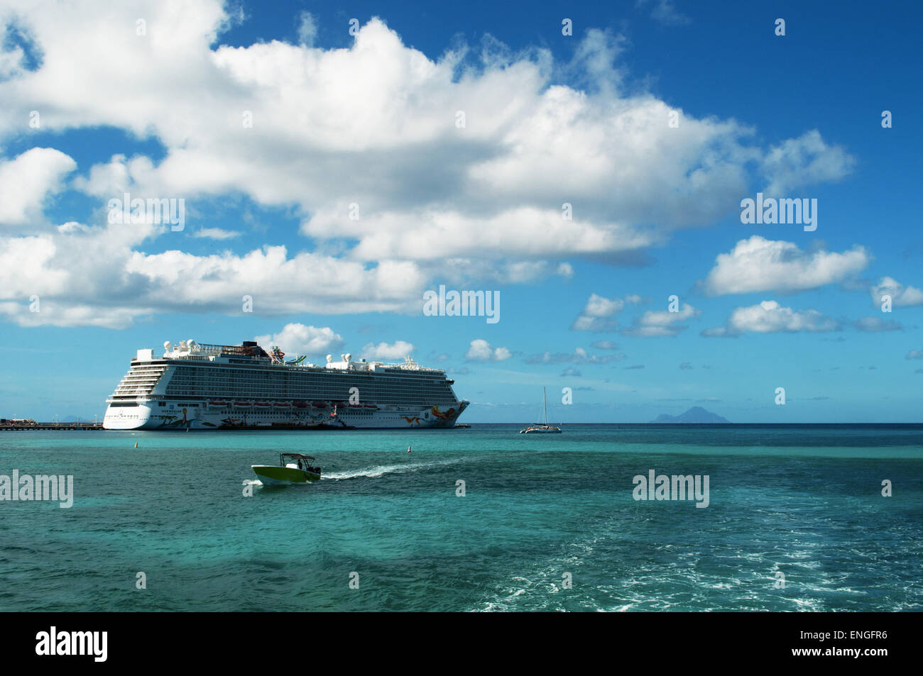 St maarten cruise port hi-res stock photography and images - Alamy