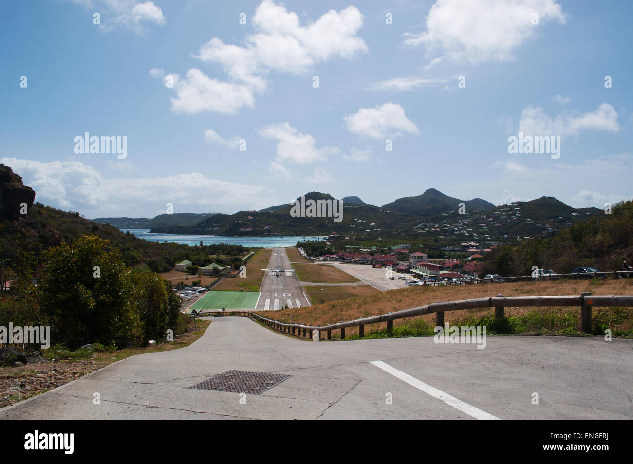 St barths plane landing hi-res stock photography and images - Alamy