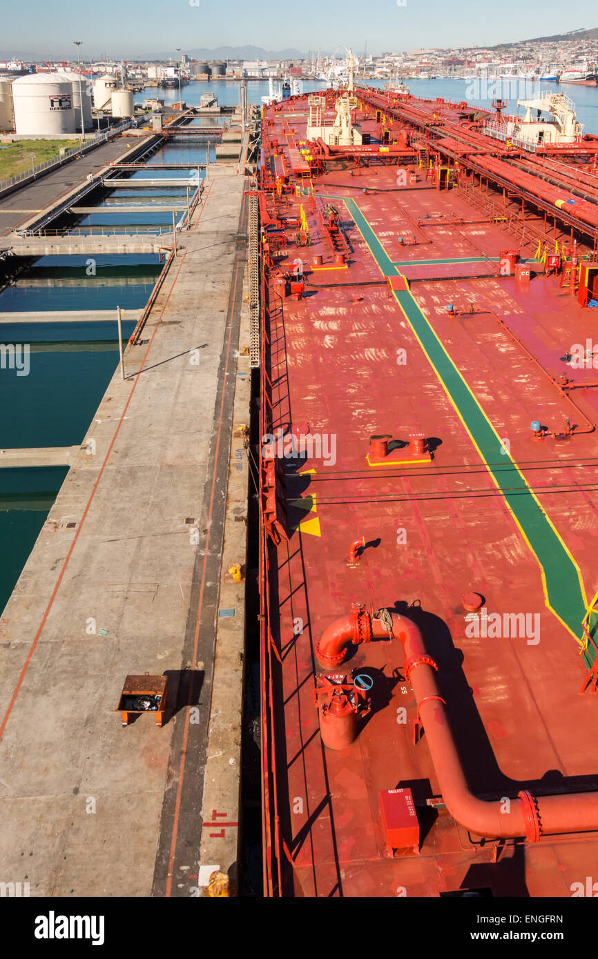 Moored to the berth crude oil tanker Stock Photo - Alamy