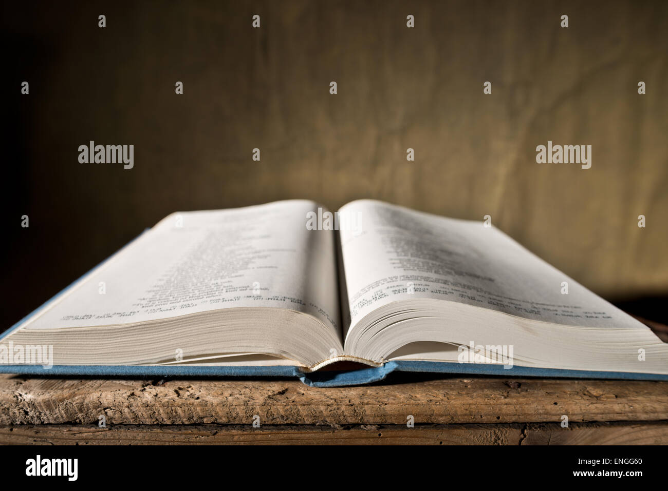 Open bible on desk hi-res stock photography and images - Alamy