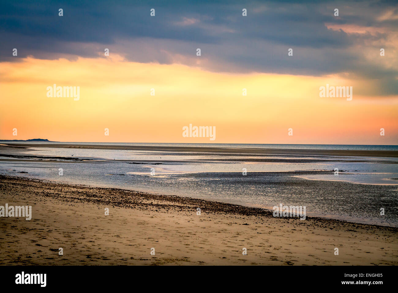 Sunsets on norfolk coast hi-res stock photography and images - Alamy
