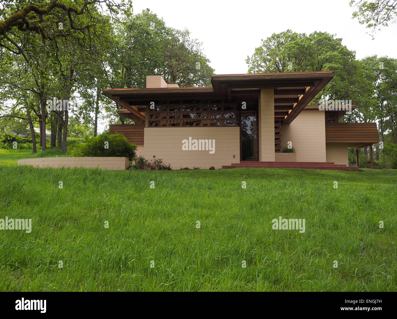 The Gordon House in Silverton, Oregon, USA. Designed by Frank Lloyd ...