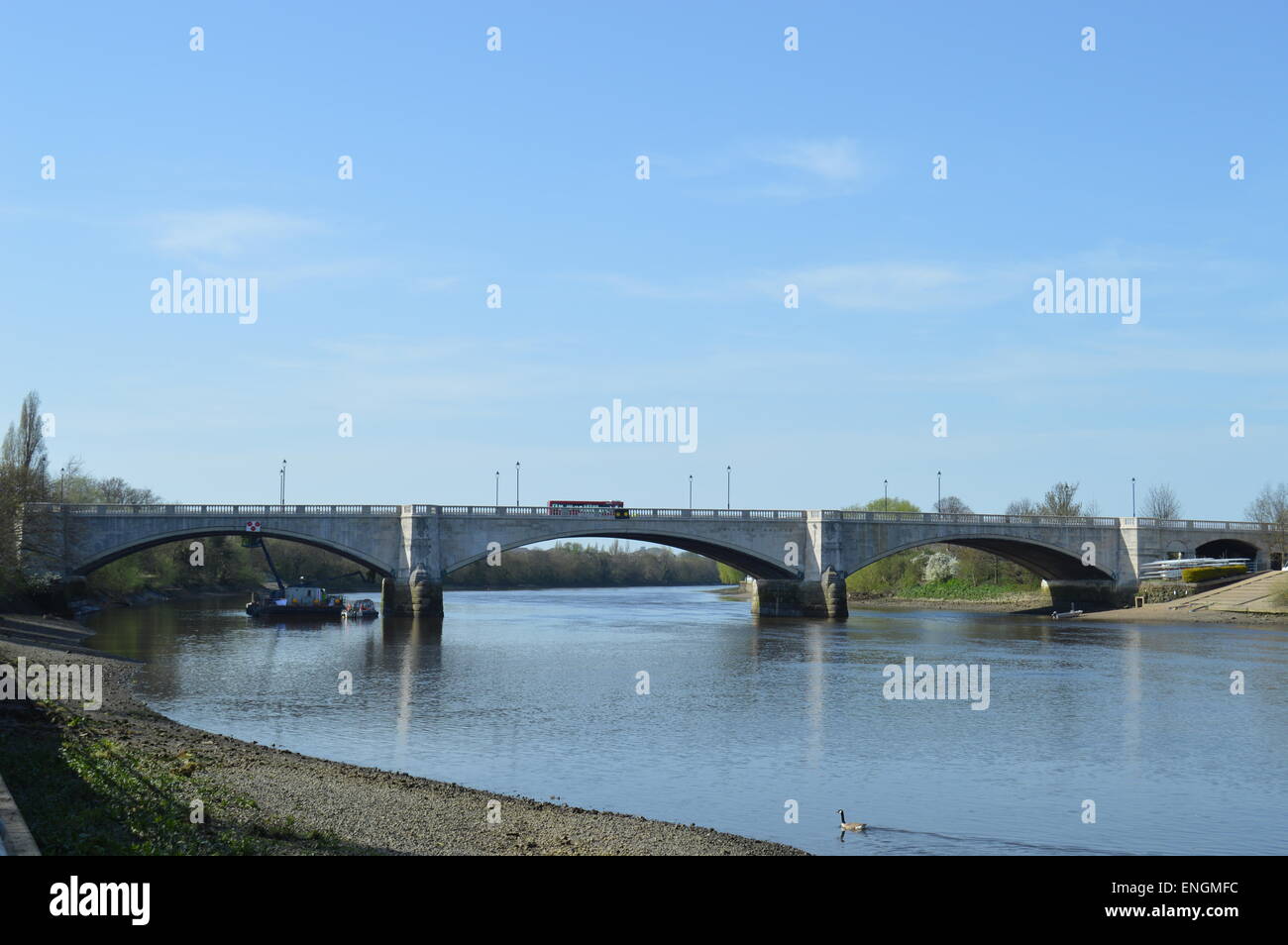 Chiswick bridge hi-res stock photography and images - Alamy