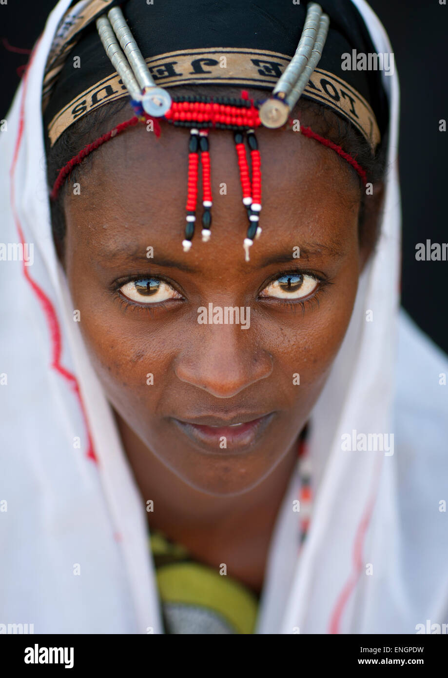 Gabbra Tribe Woman With Traditional Headgear, Chalbi Desert, Kalacha ...