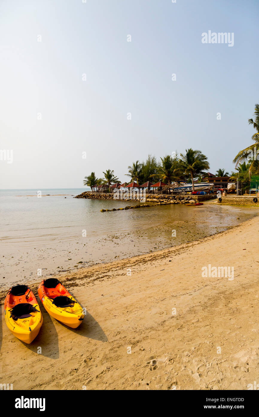 Kayaks on Kai Bae Beach on Ko Chang, Thailand Stock Photo - Alamy