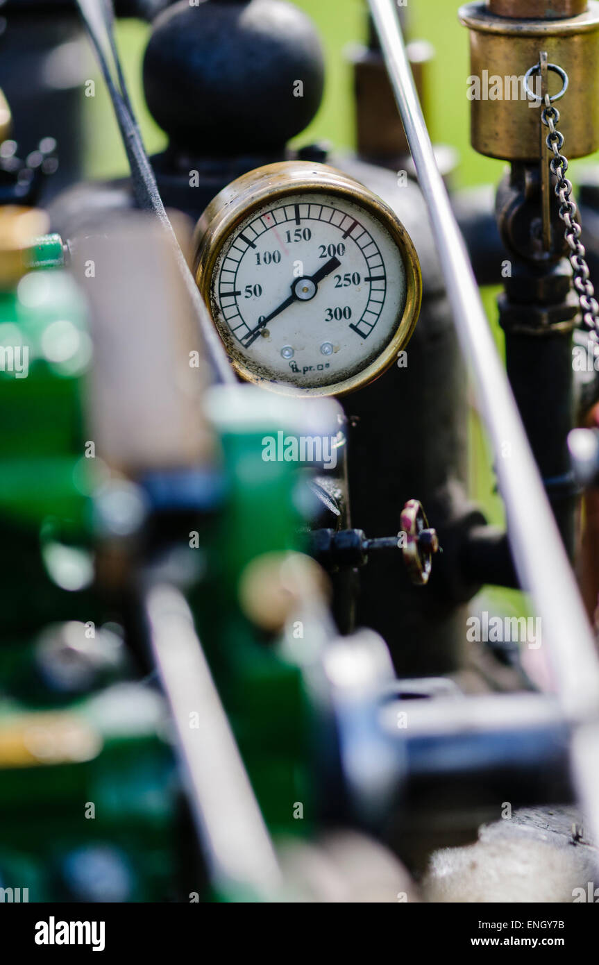 Pressure gauge at steam engine hi-res stock photography and images - Alamy