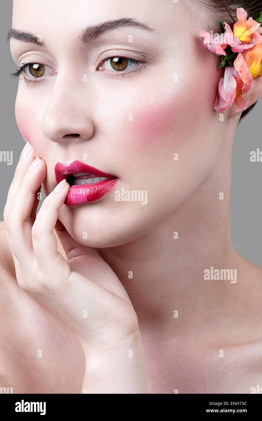 Pale face headshot hi-res stock photography and images - Alamy