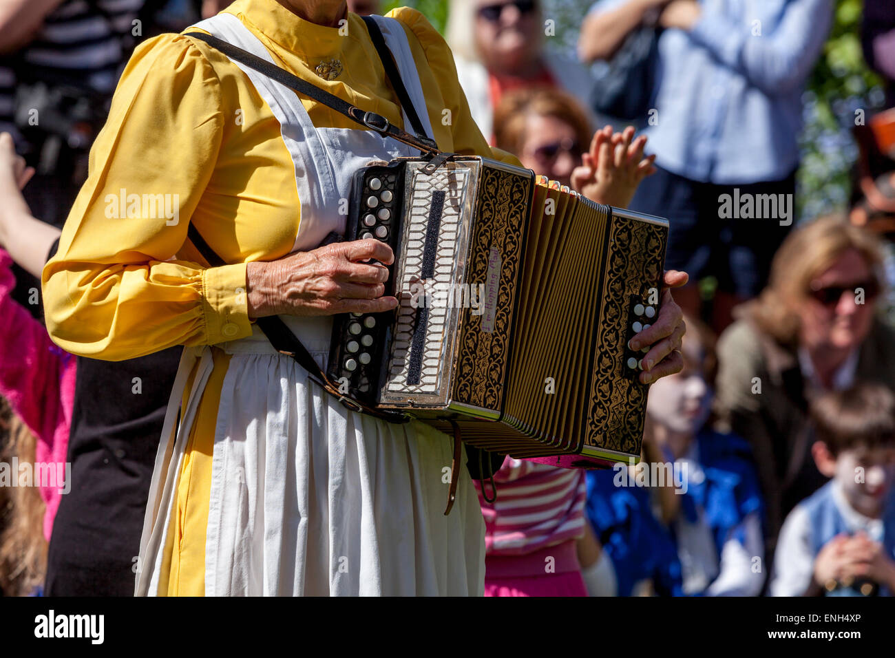 The Knots Of May Clog & Garland Troupe Performing In The Grounds Of ...
