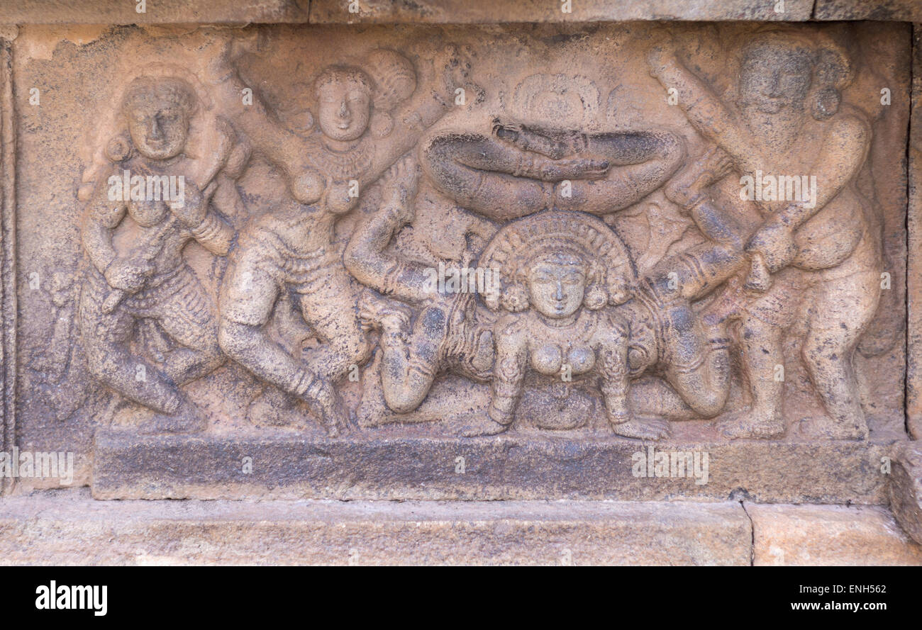 Mural Sculpture Of Acrobatic Dancing Stock Photo Alamy