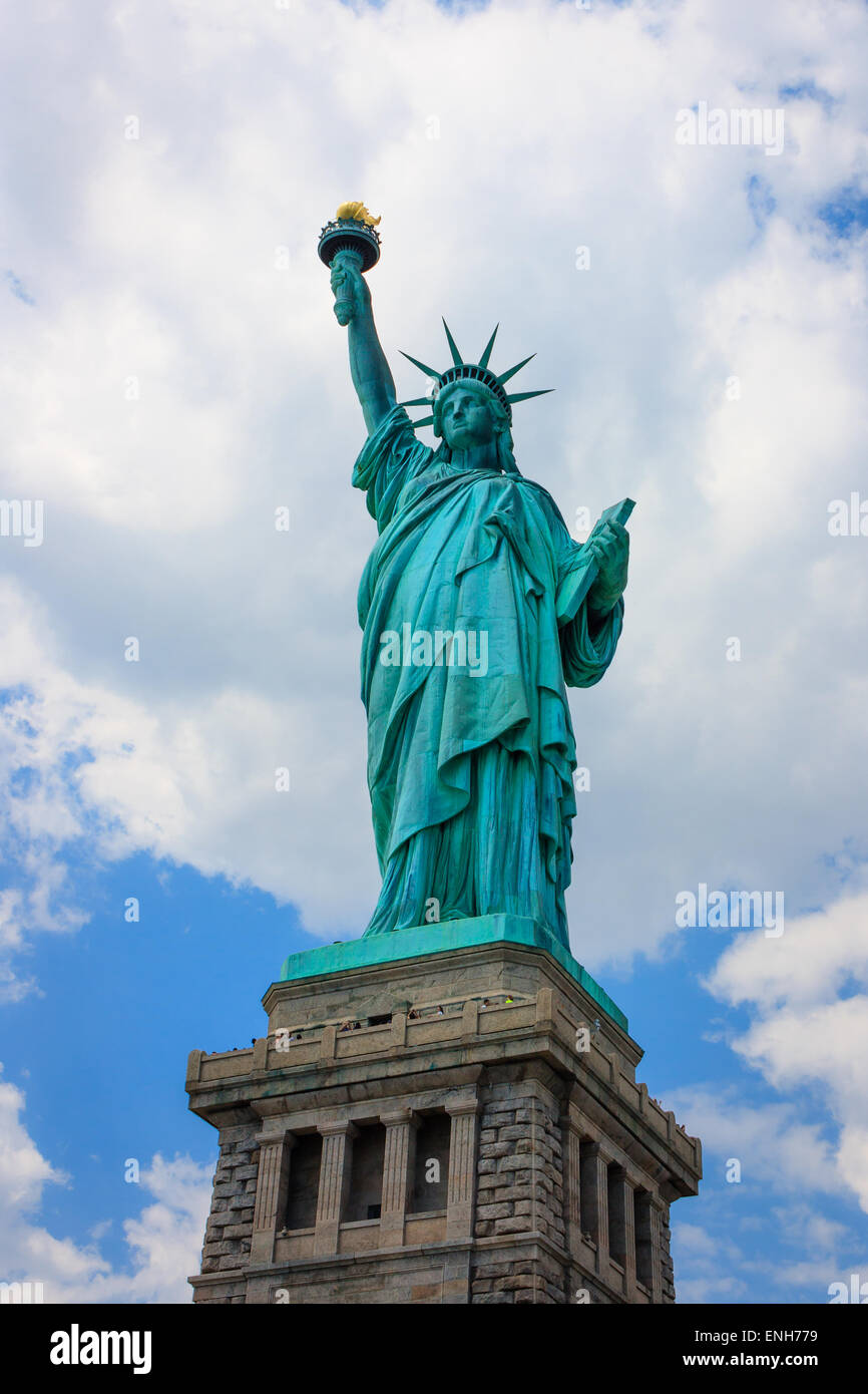 Tourist front statue liberty hi-res stock photography and images - Alamy