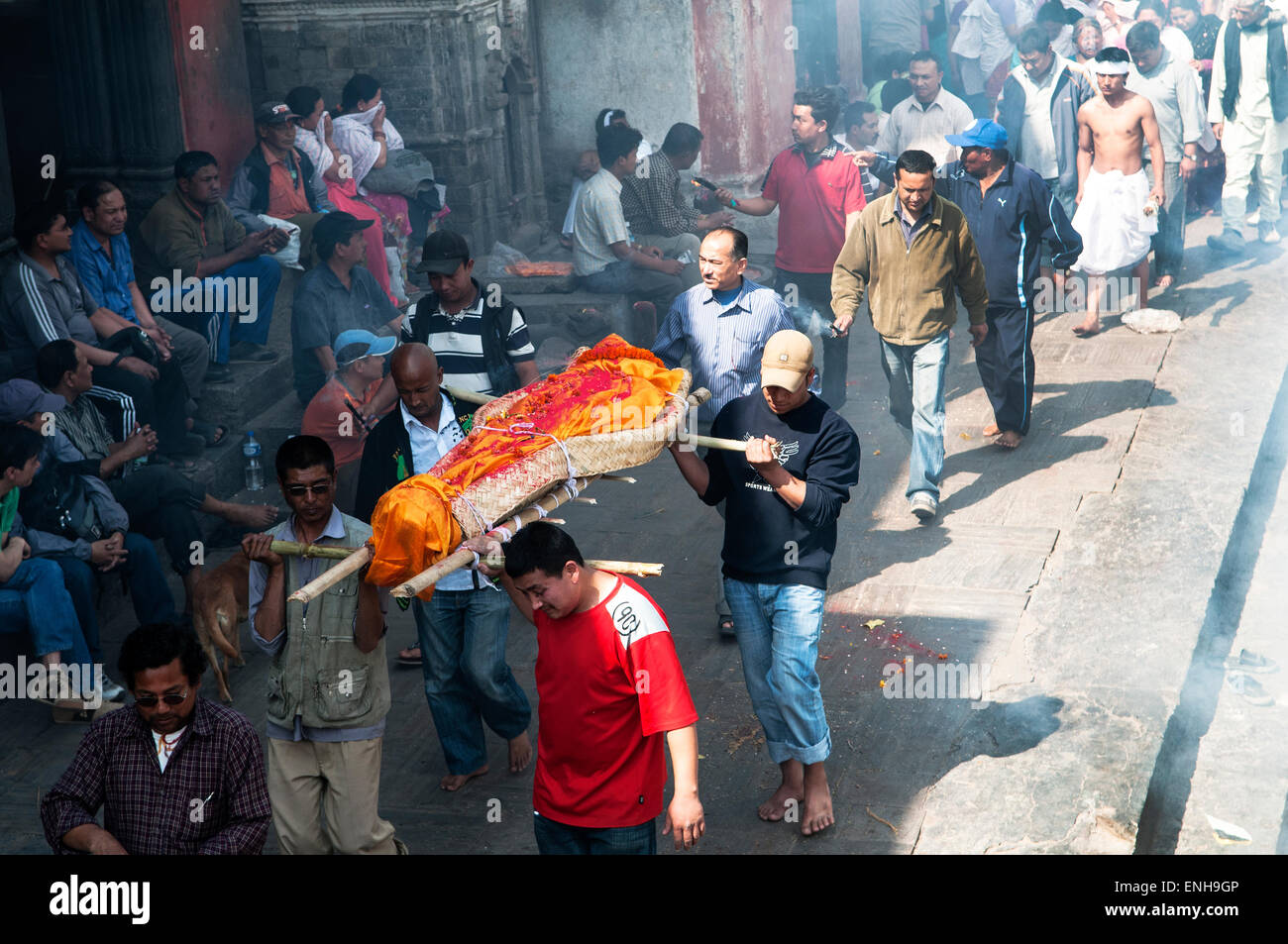 Indian cremation ceremony hi-res stock photography and images - Alamy